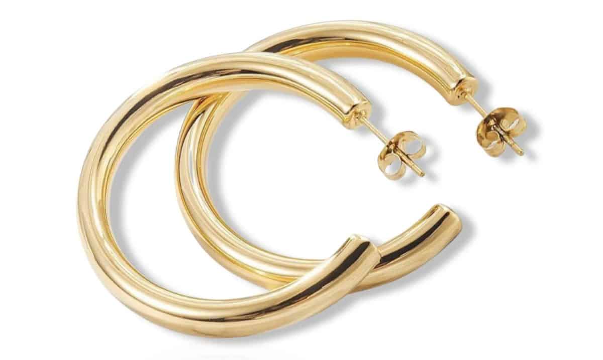 The 9 Best Waterproof Gold Jewelry Brands (Tarnish Free)